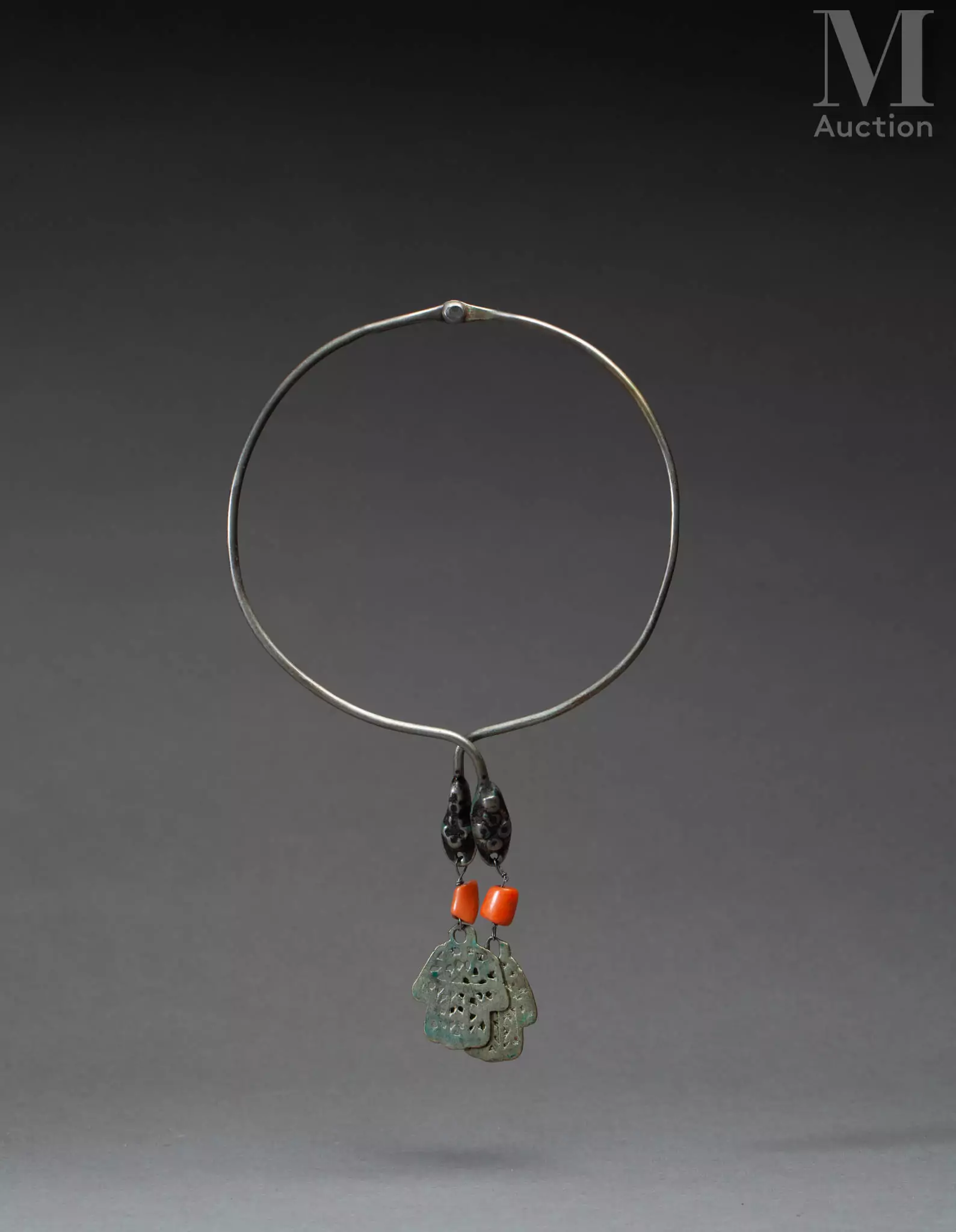 Rare torque articulé à tête de serpent - Lot 164 - enchères