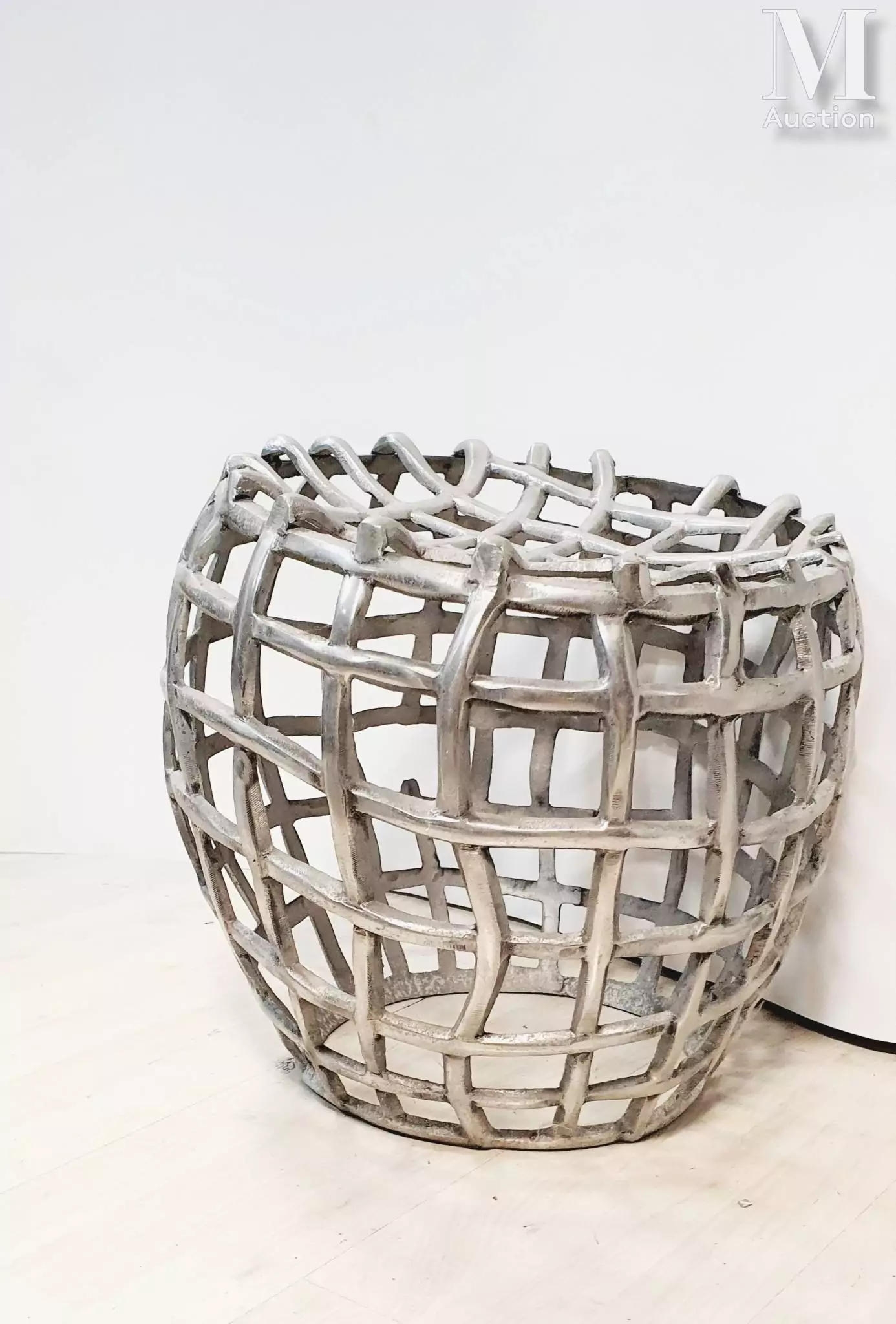 Pouf cage - Lot 142 - enchères