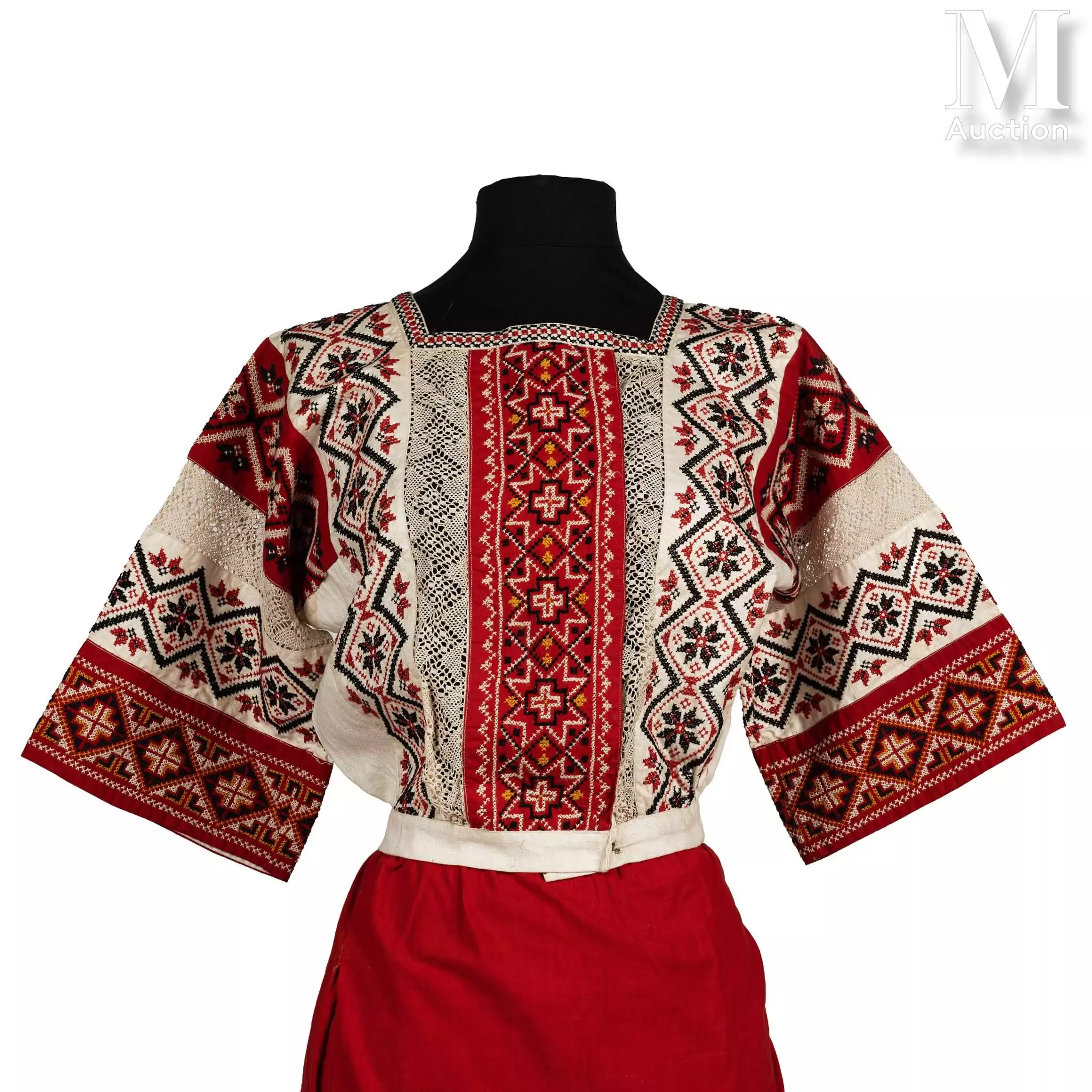 Blouse dans le style “Folklorique” - Lot 284 - enchères